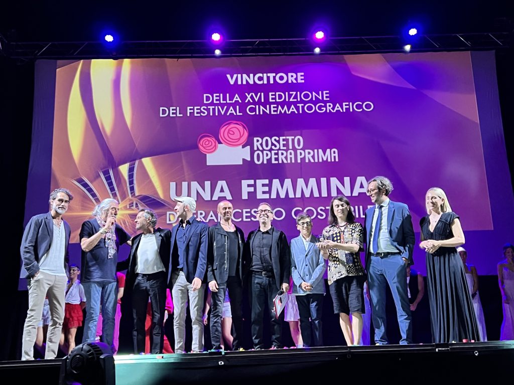 “Una Femmina” vince la Rosa d’Oro 2022, premiato il regista calabrese ...