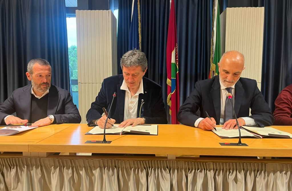 Nuova sede della Regione Abruzzo a Pescara: firmato l'accordo di ...